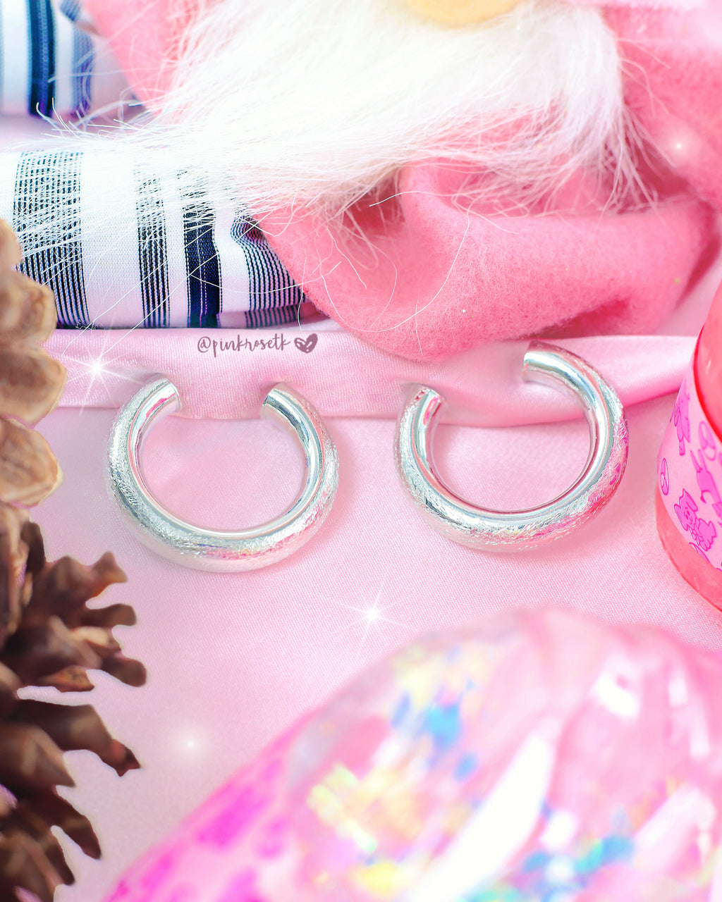 Aretes plateados simples en aro – Pink Rose tk